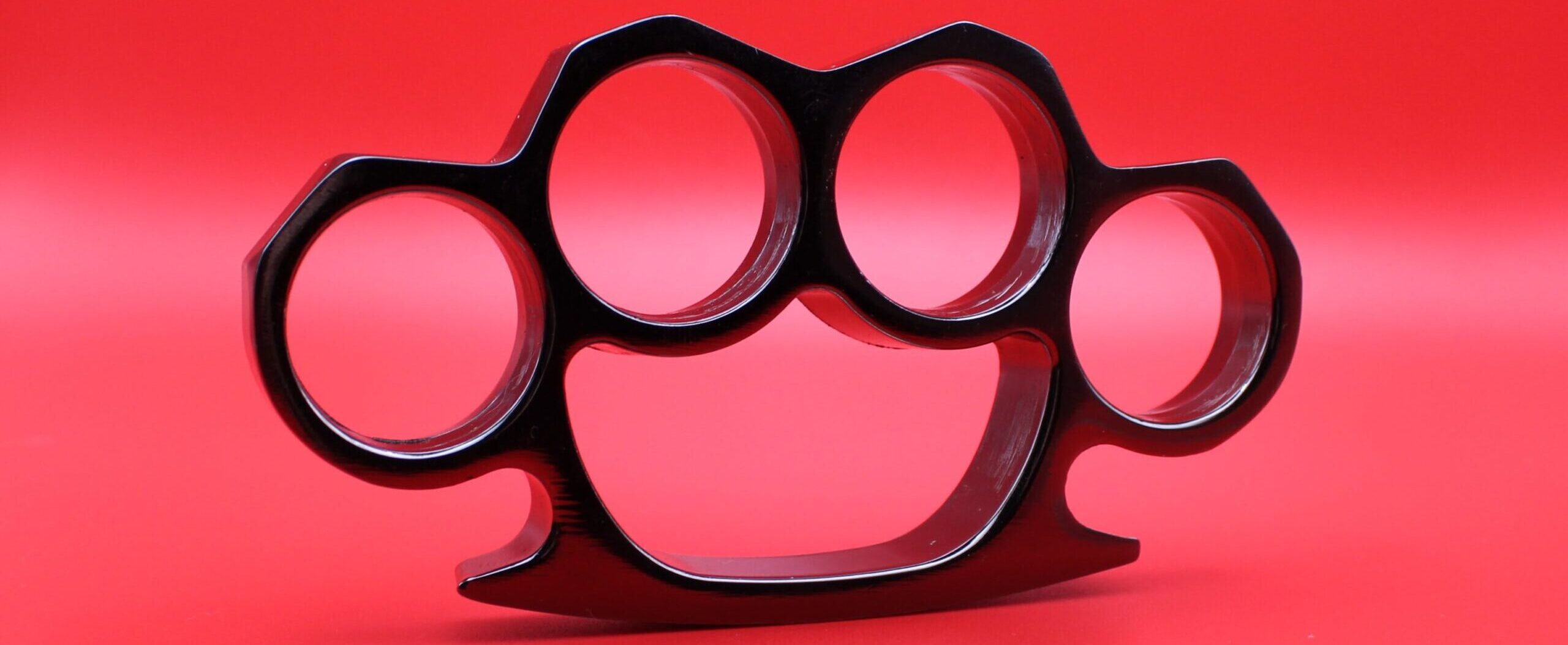 Le poing américain : comment le choisir ? - Blog Armurerie